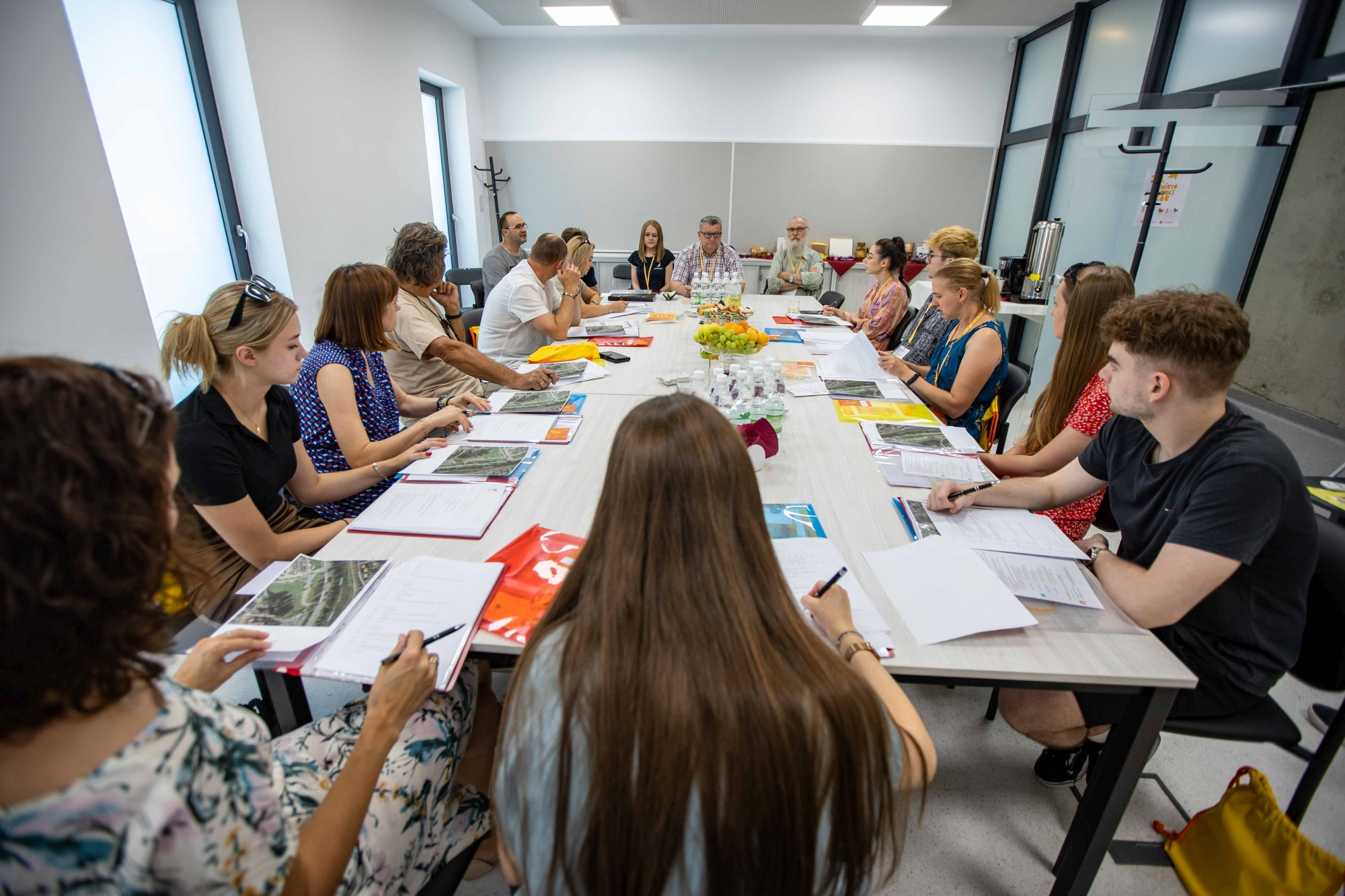 A meeting with ensemble guides